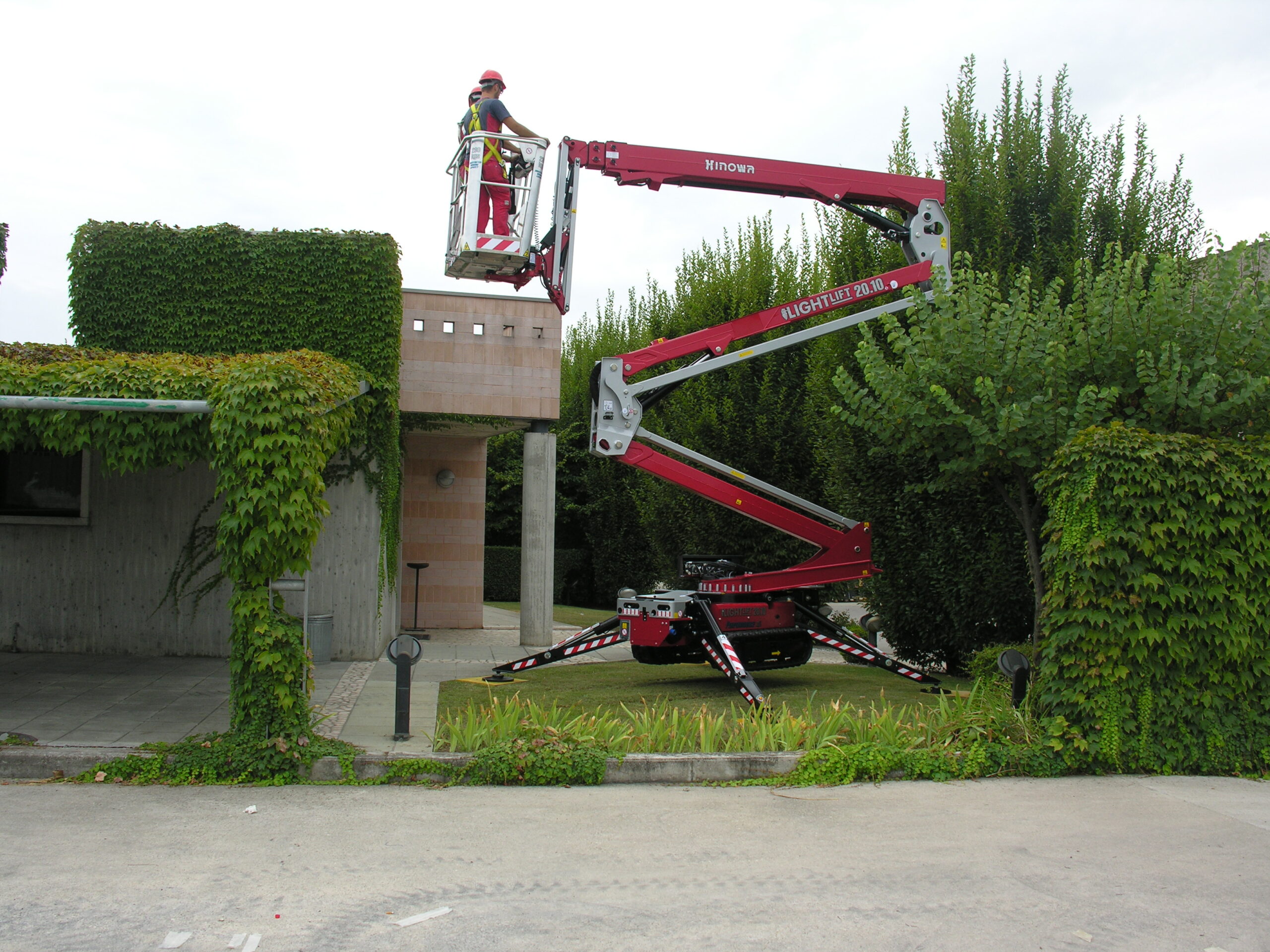 20m Spiderlift Hinowa 20.10 - Warren Access Spiderlift hire